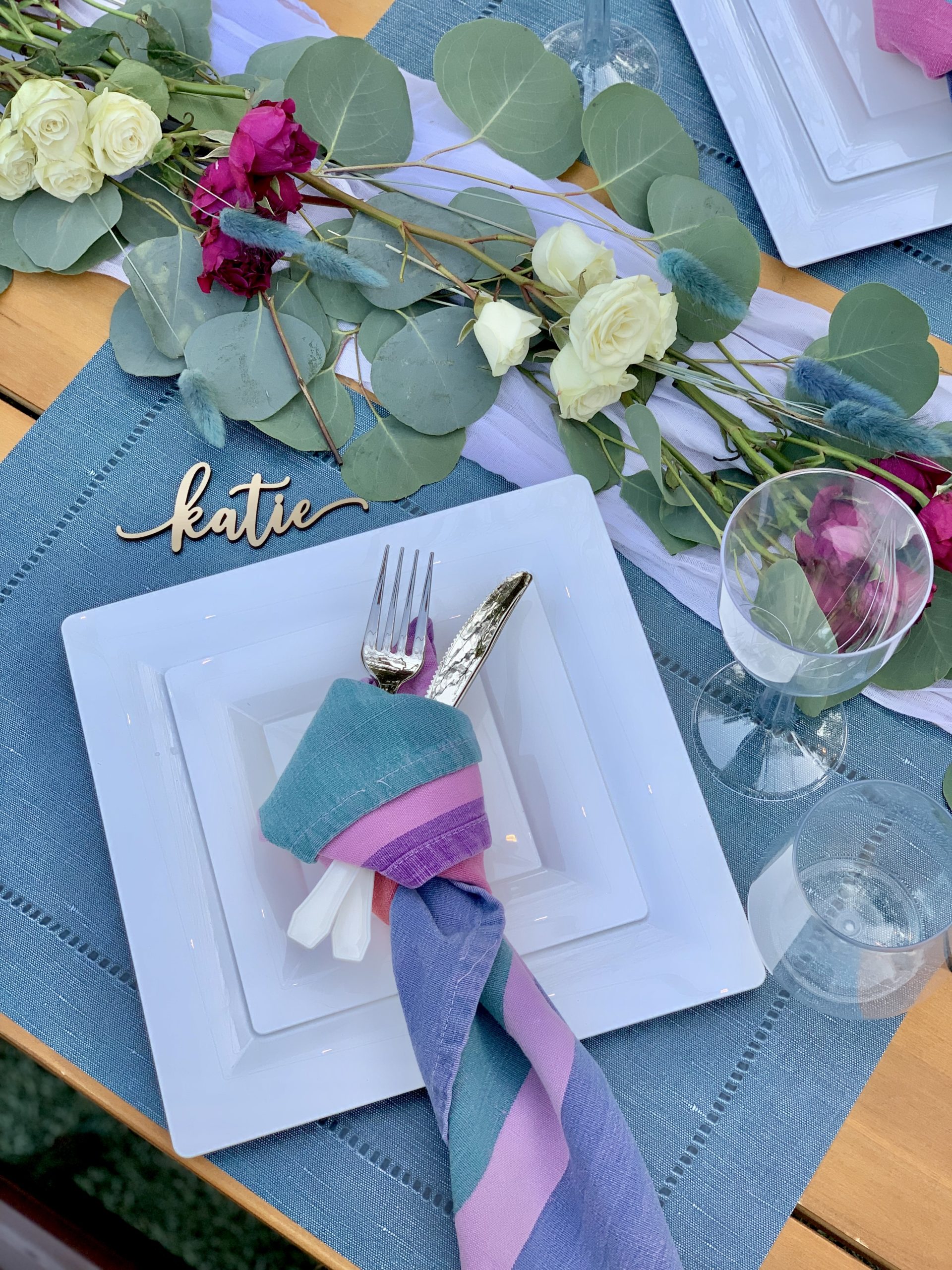 Easy Entertaining with Tableluxe - Pop of Gold