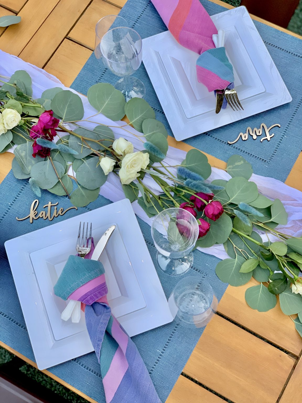 Easy Entertaining with Tableluxe - Pop of Gold