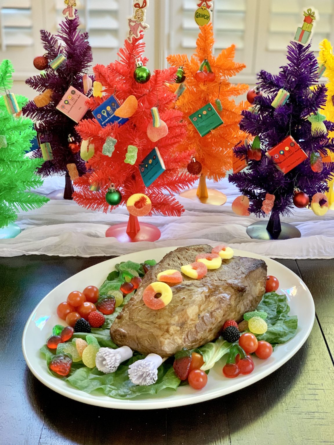 Grinch Themed Dinner with Treetopia and Dylan's Candy Bar - Pop of Gold