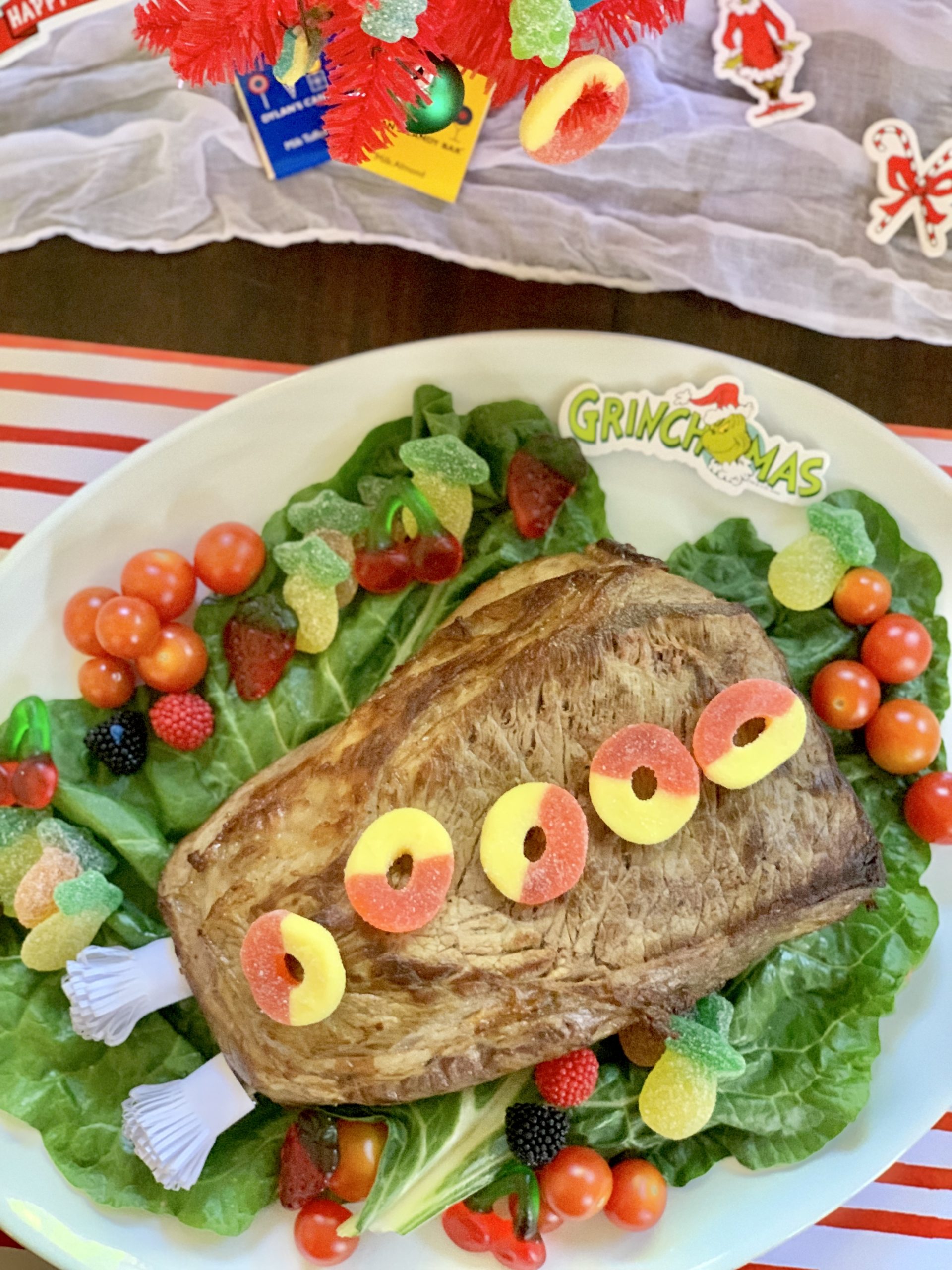 Grinch Themed Dinner with Treetopia and Dylan's Candy Bar - Pop of Gold