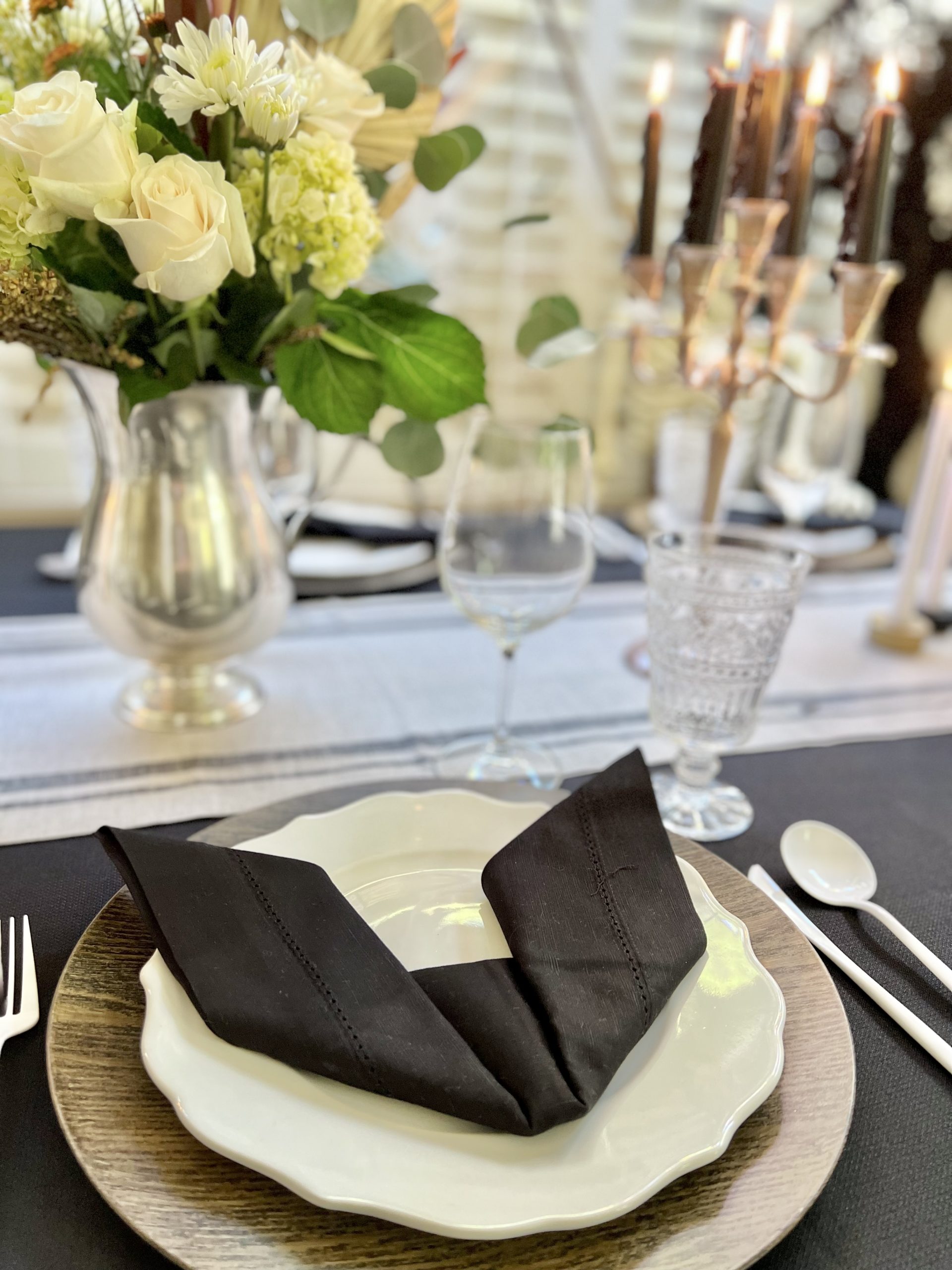 A Haunted Dinner Party - Pop of Gold