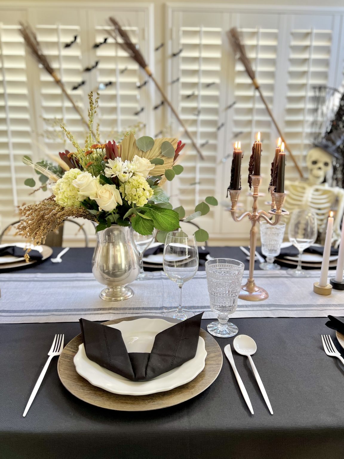 A Haunted Dinner Party - Pop of Gold