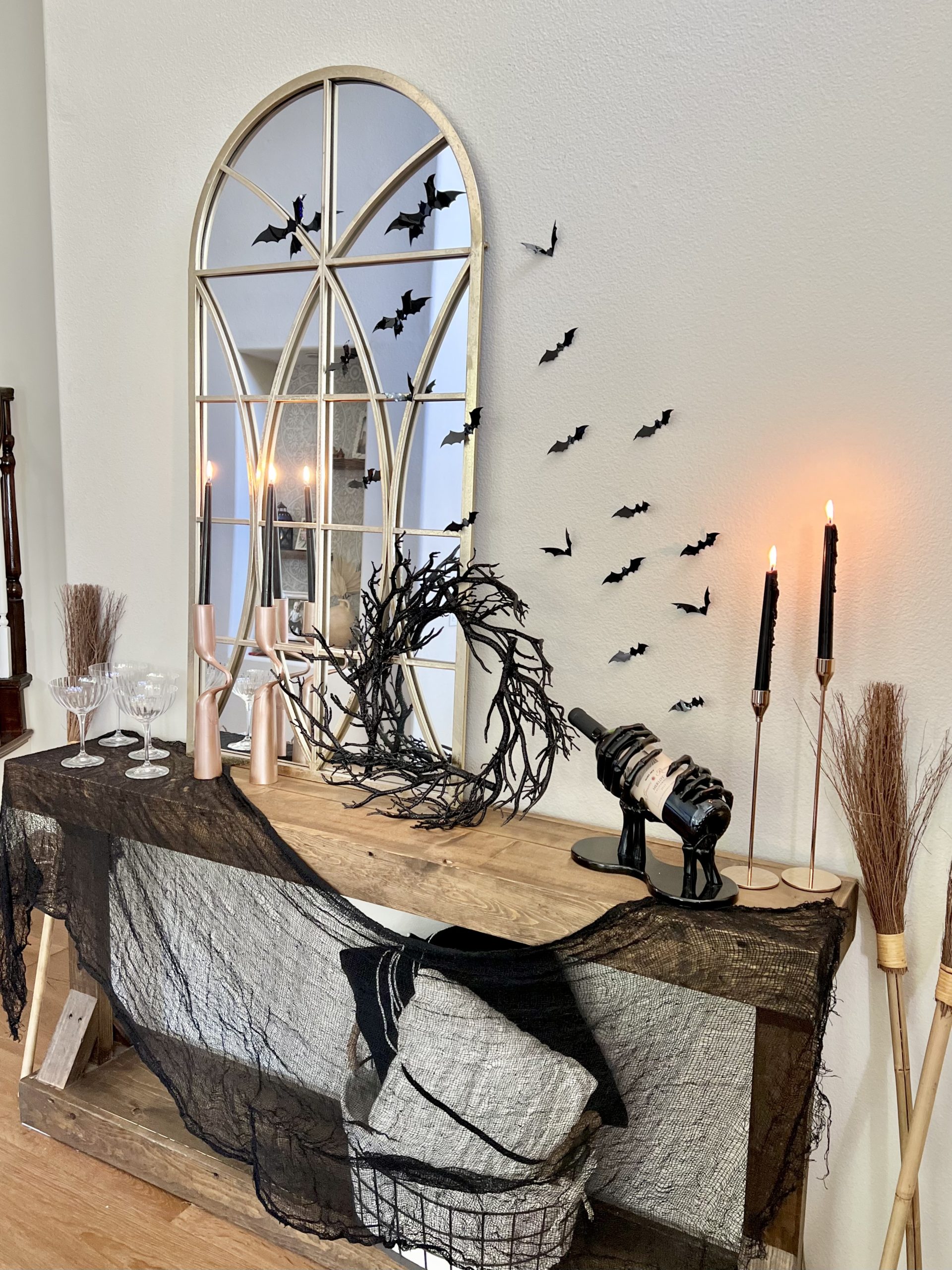 A Haunted Dinner Party - Pop of Gold