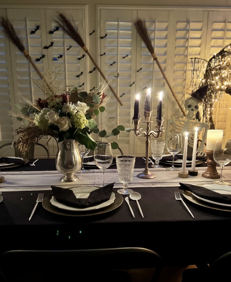 A Haunted Dinner Party - Pop of Gold