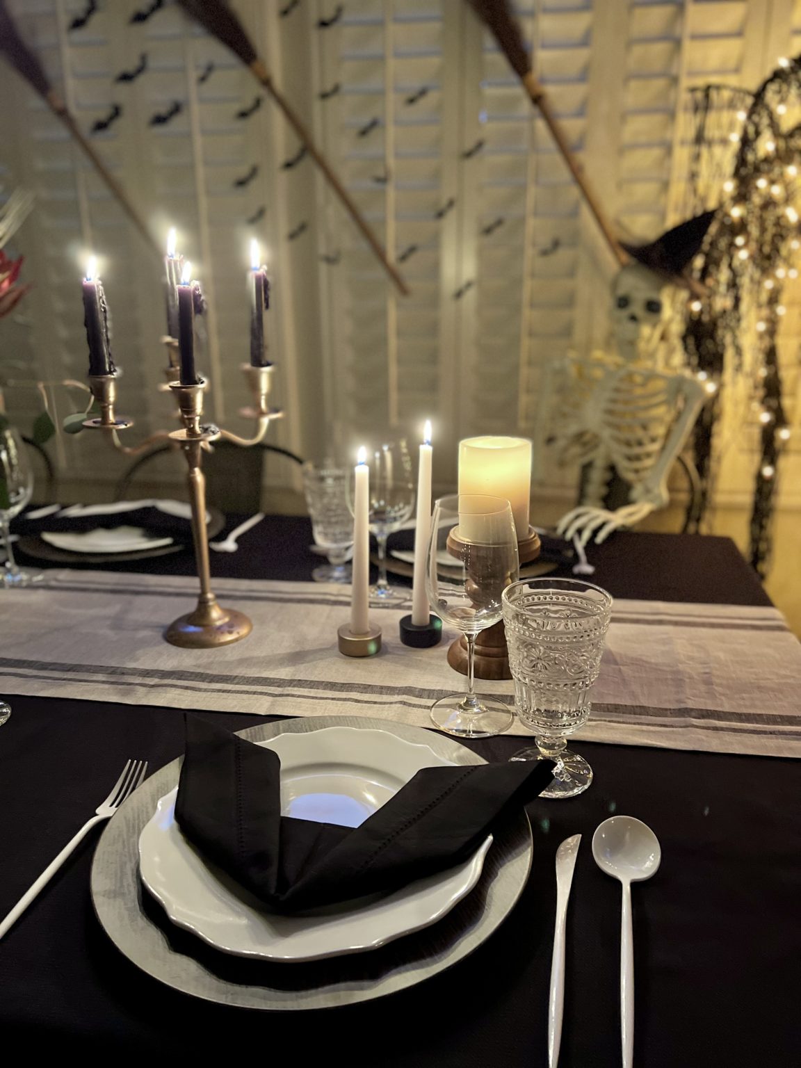 A Haunted Dinner Party - Pop of Gold