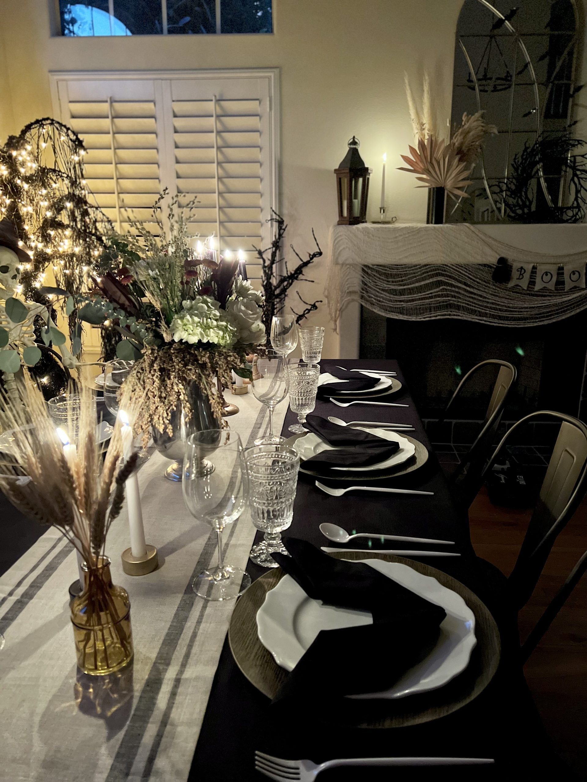 A Haunted Dinner Party - Pop of Gold